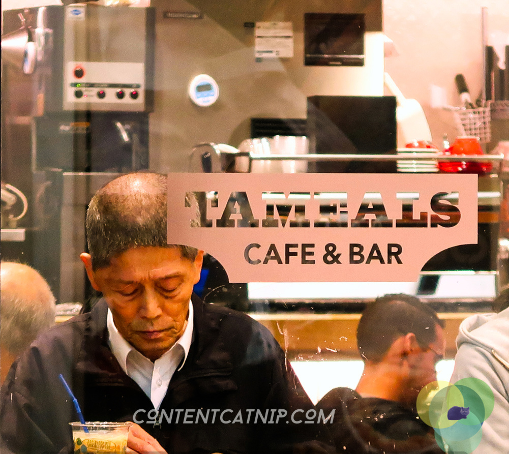 Every picture tells a story: In transit in the JR station – Content Catnip