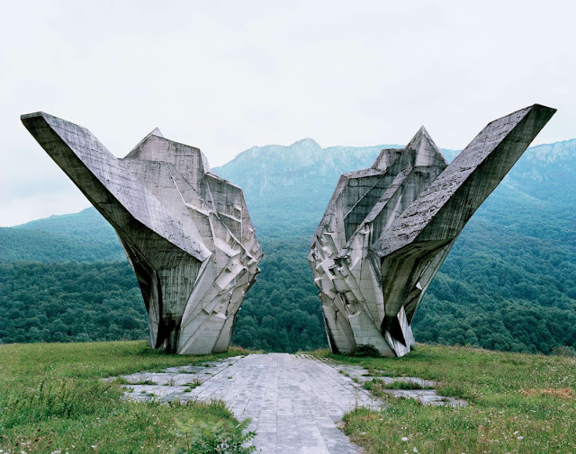 Otherworldly and Abandoned Soviet Monuments – Content Catnip