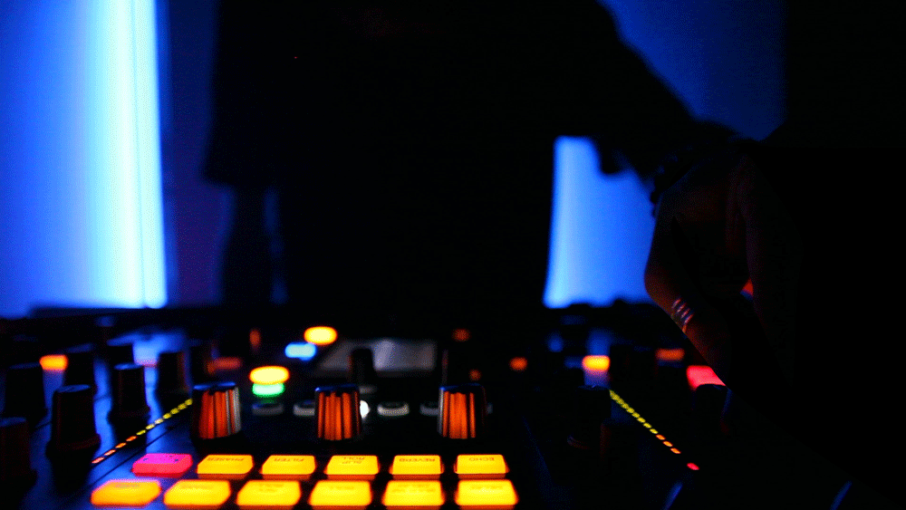 Every Picture Tells A Story: Techno Collective – Content Catnip